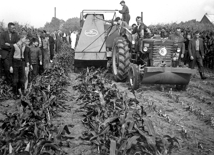 Foto's uit de oude doos van: Landbouwmechanisatie III