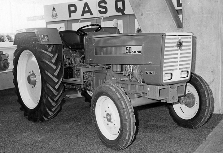 Foto's uit de oude doos van: Landbouwmechanisatie - 1968 II - Agrifoto.nl